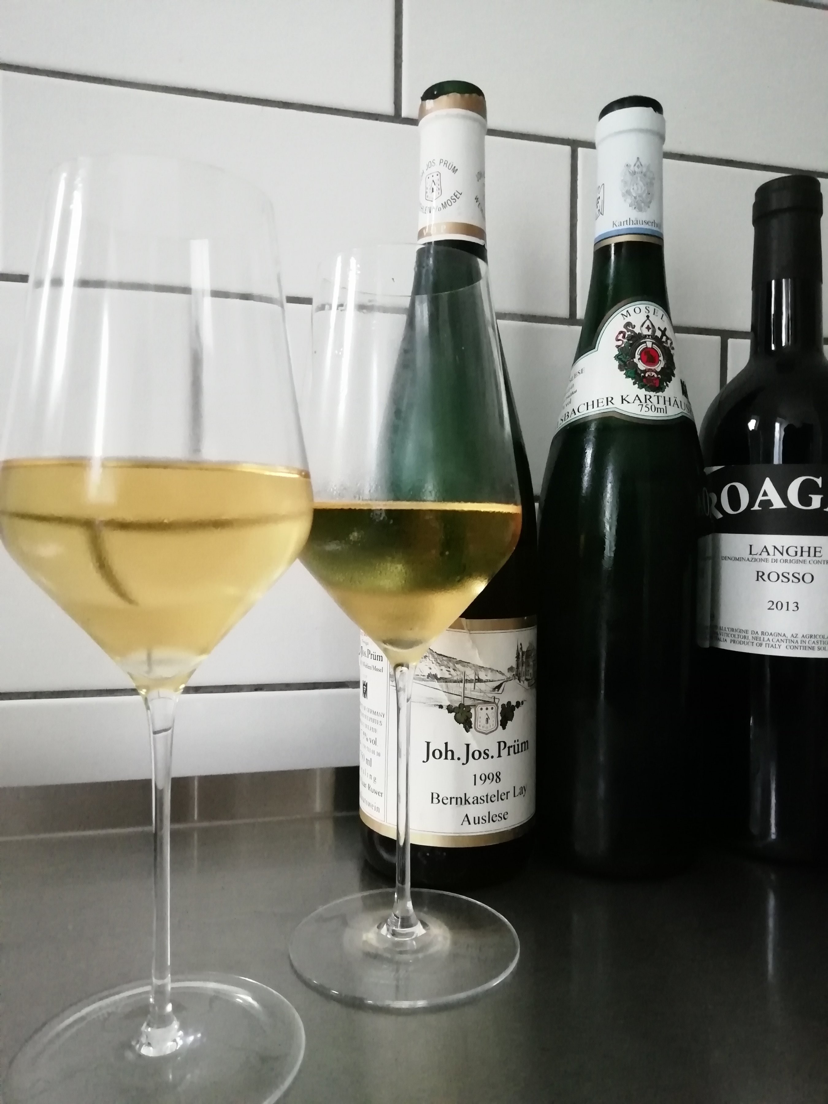 Tasting in the backyard. PYCM, Prüm, Hofgut Falkenstein, Nervi ...